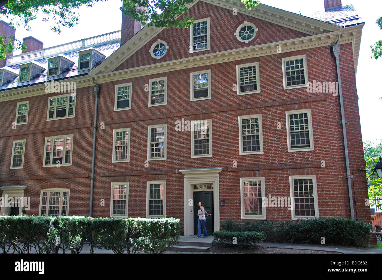 Harvard student campus hi-res stock photography and images - Alamy