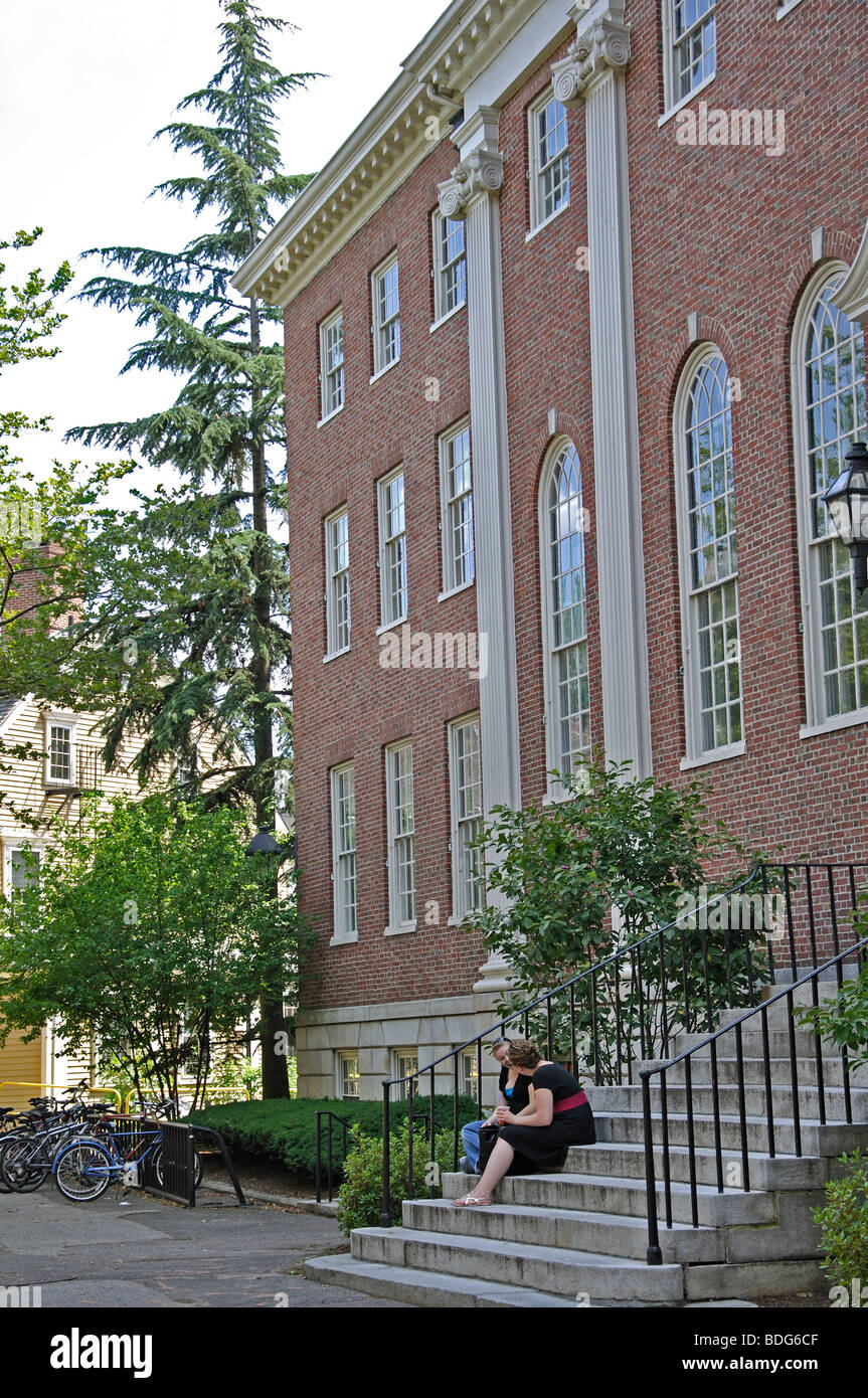 Harvard University campus in Cambridge, Massachusetts Stock Photo - Alamy