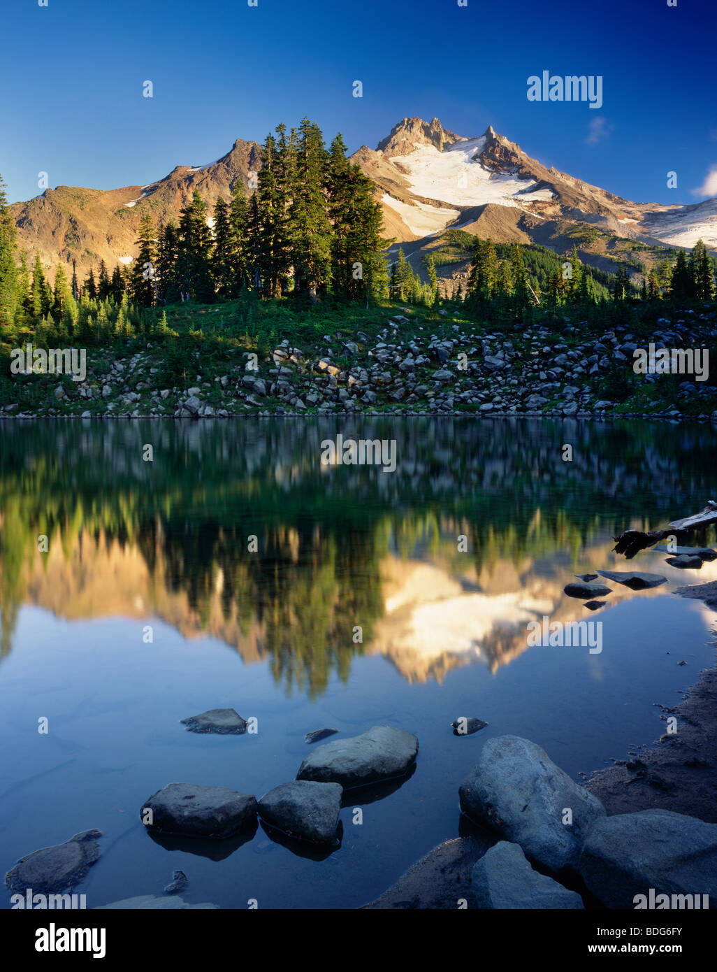 Mount Jefferson from Bays Lake in Jefferson Park, Mount Jefferson ...