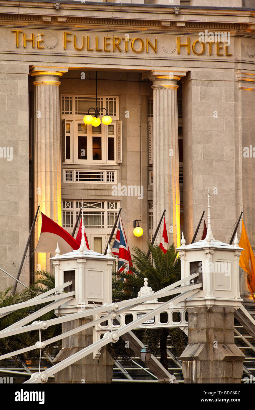 Singapore, The Fullerton Hotel, entrance Stock Photo - Alamy