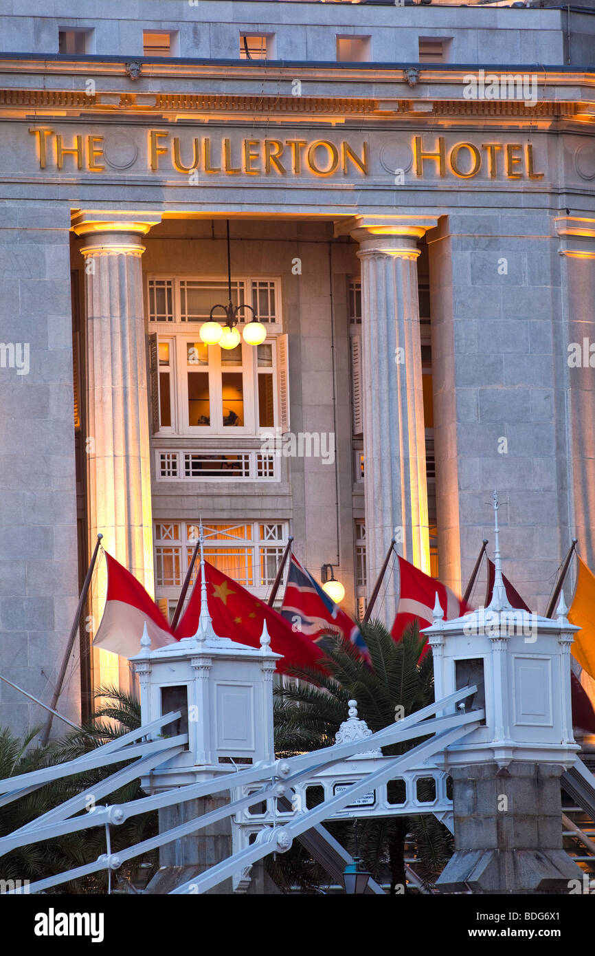 Singapore, The Fullerton Hotel, entrance Stock Photo - Alamy