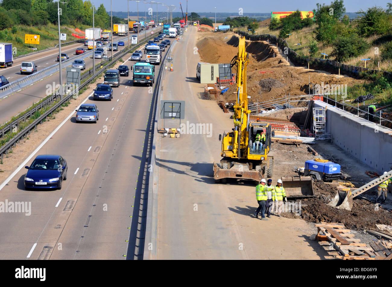 M25 motorway widening project with contra flow traffic management to ...