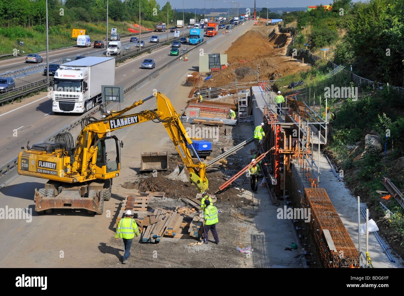 M25 motorway widening project with contra flow traffic management to ...