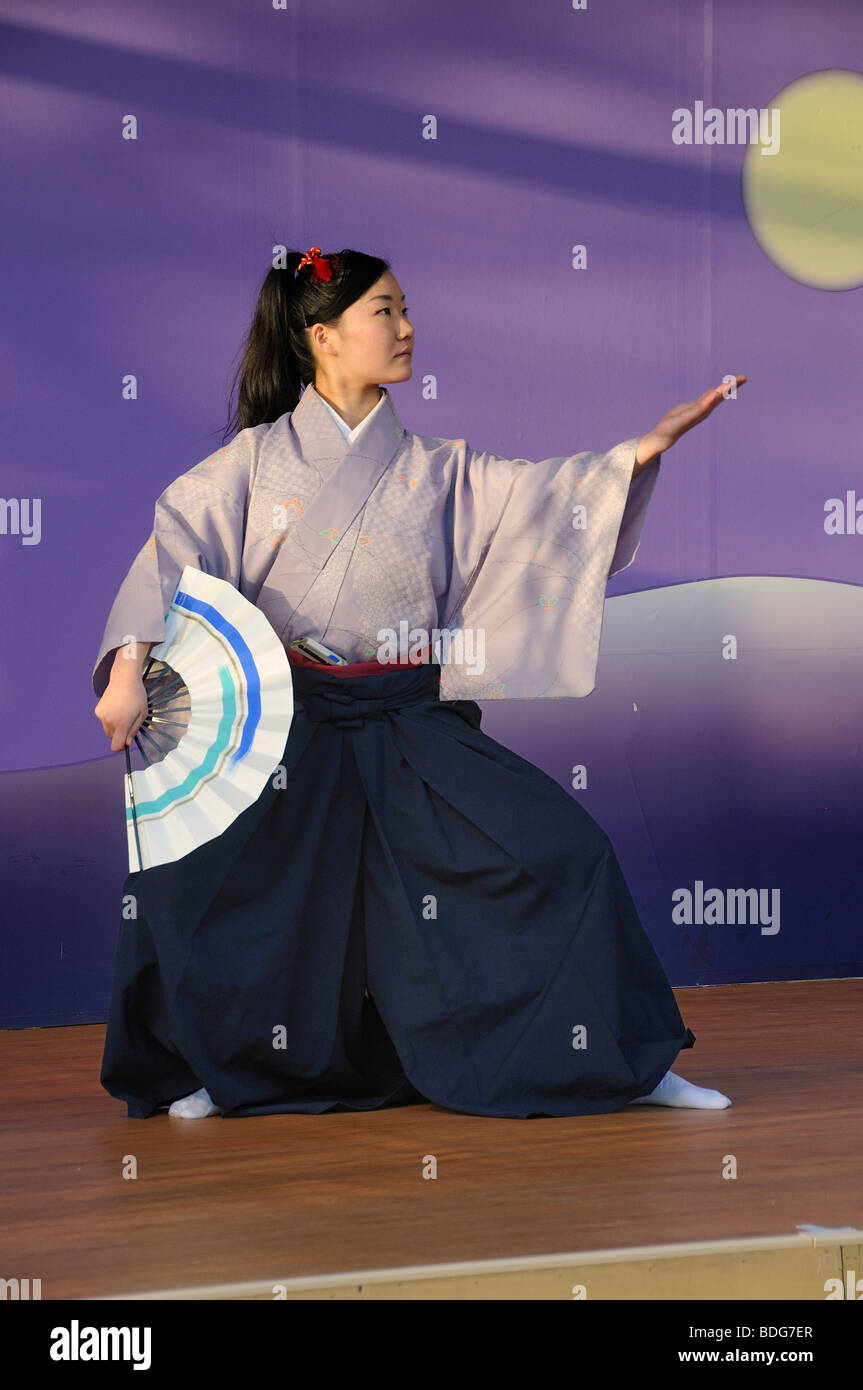 Traditional fan dances hi-res stock photography and images - Alamy