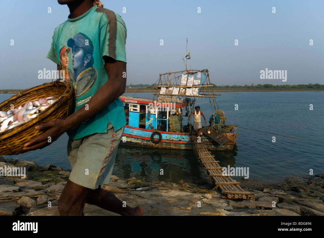 Fishermen at Balaramgadi Village, nexto to Budhabalanga River, Orissa ...