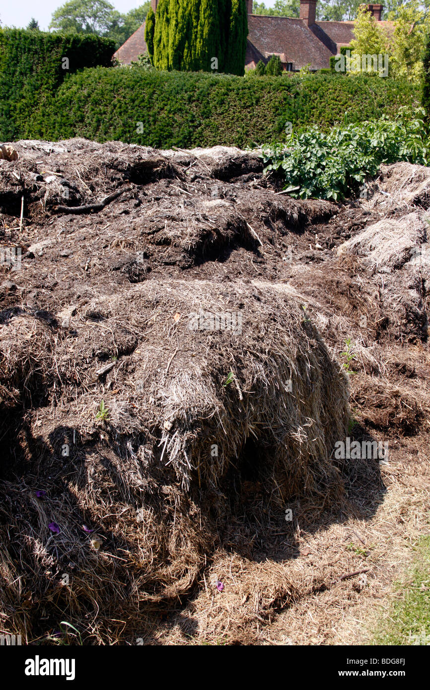 Garden compost heap uk hi-res stock photography and images - Alamy