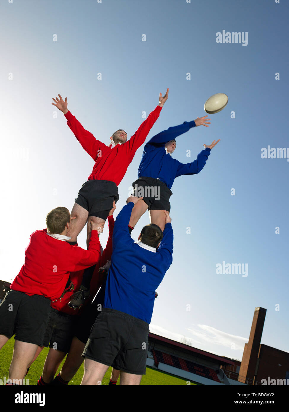 Rugby players practising Stock Photo - Alamy