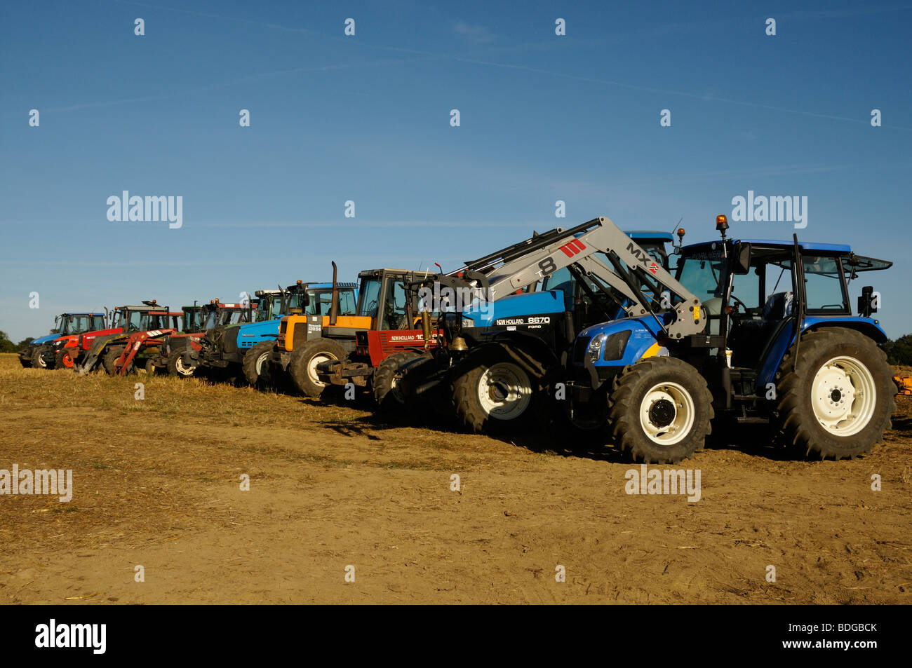 Line up of tractors hi-res stock photography and images - Alamy