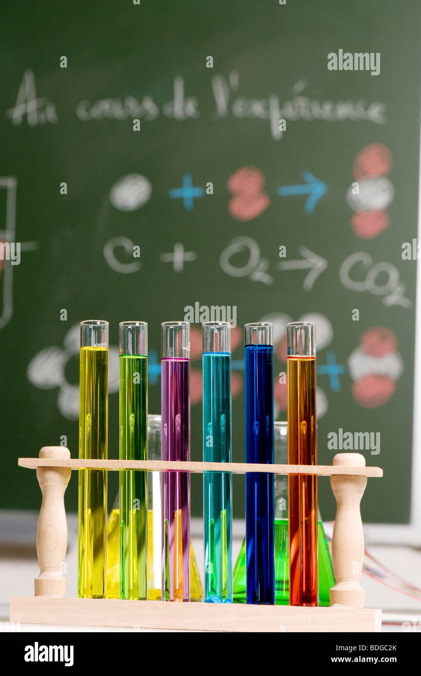 Chemistry classrooms hi-res stock photography and images - Alamy