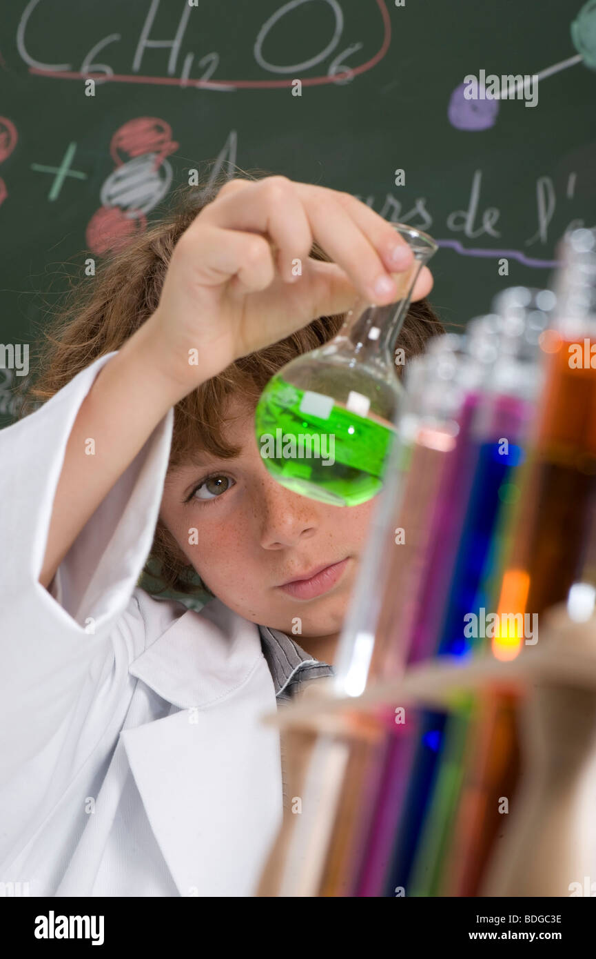 Science practicals hi-res stock photography and images - Alamy
