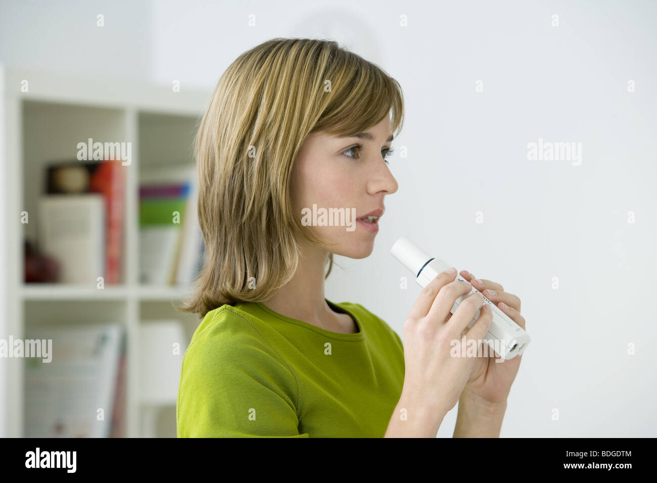 BREATHING, SPIROMETRY IN A WOMAN Stock Photo - Alamy