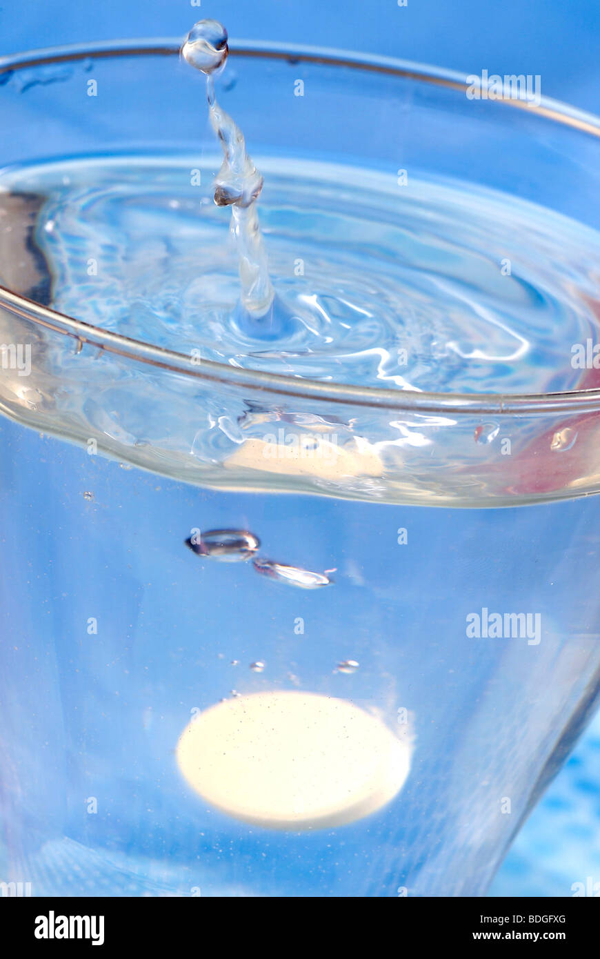 AN EFFERVESCENT TABLET Stock Photo - Alamy