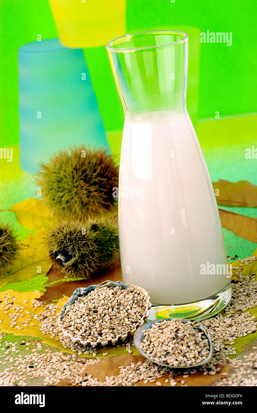 Sesame feed hi-res stock photography and images - Alamy