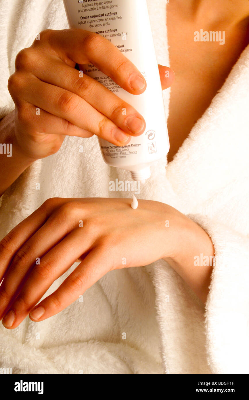 HAND CARE, WOMAN Stock Photo - Alamy