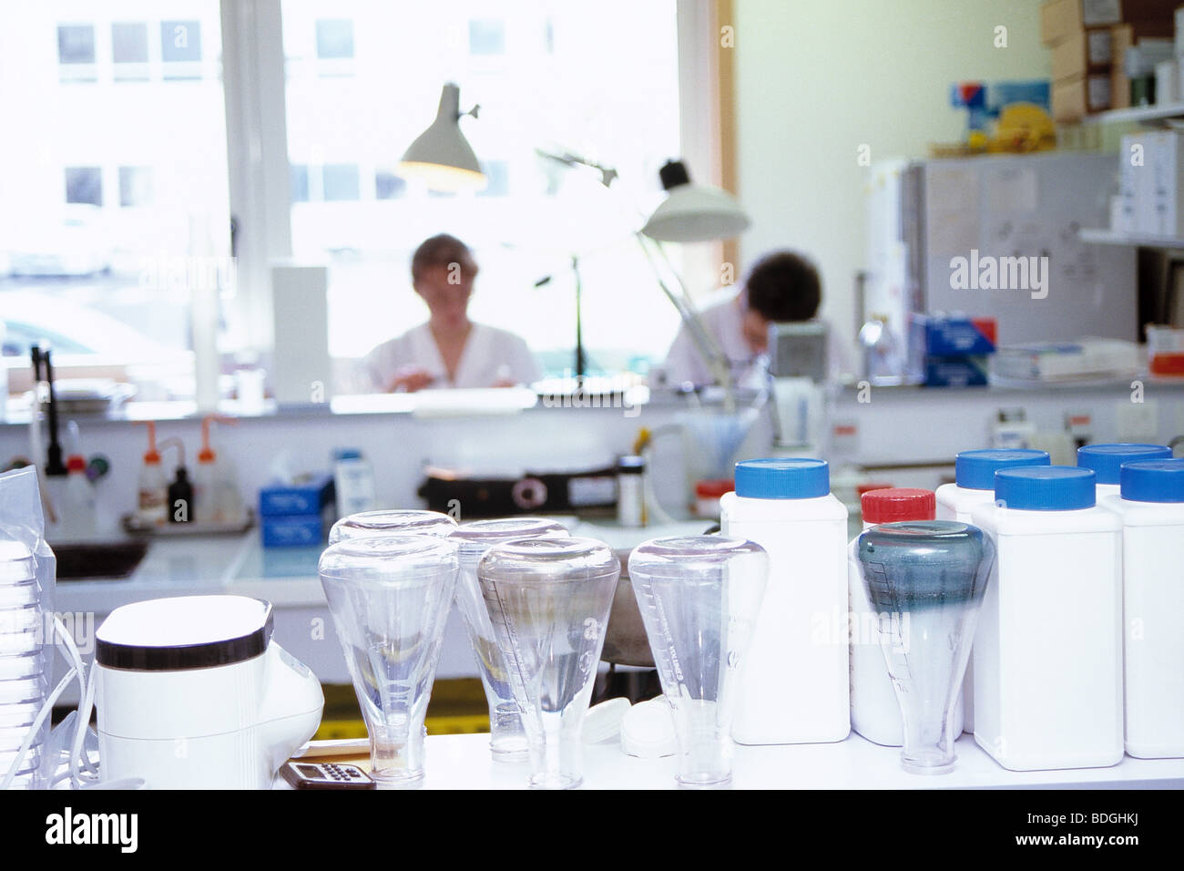 Paramedical worker hi-res stock photography and images - Alamy