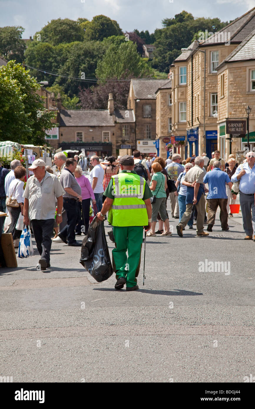 Litter picker hi-res stock photography and images - Alamy