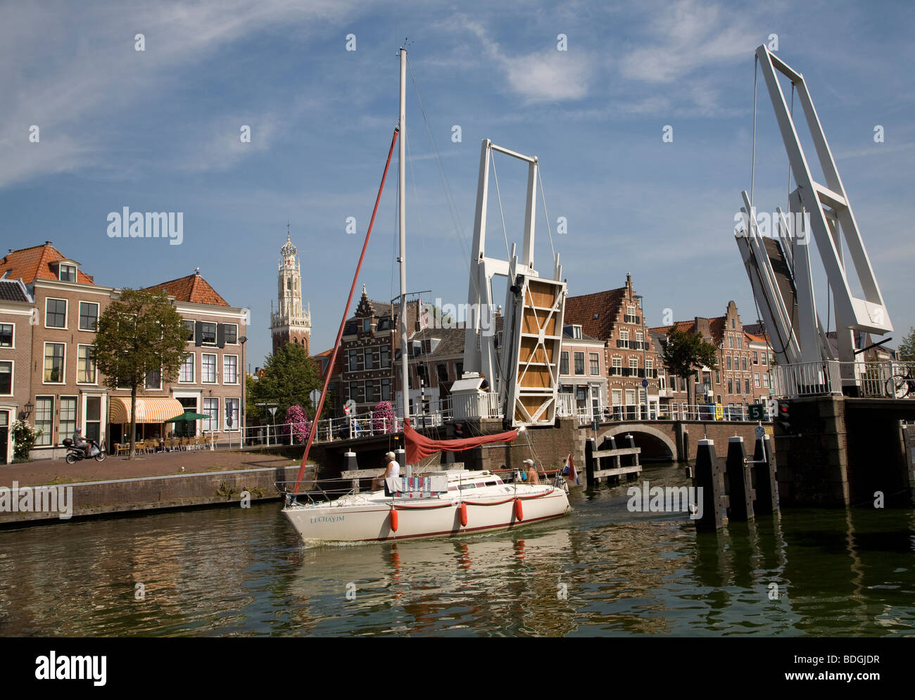 Dutch canal bridge opening hi-res stock photography and images - Alamy