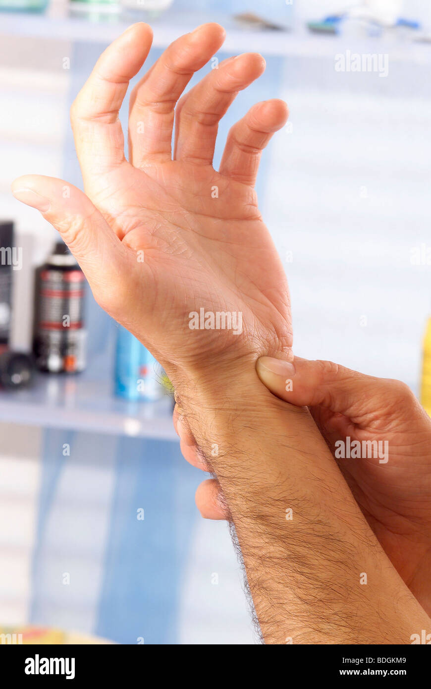 Taking Pulse Wrist Stock Photos & Taking Pulse Wrist Stock Images - Alamy