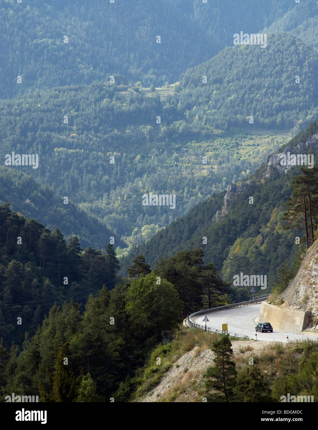 Car driving around hi-res stock photography and images - Alamy