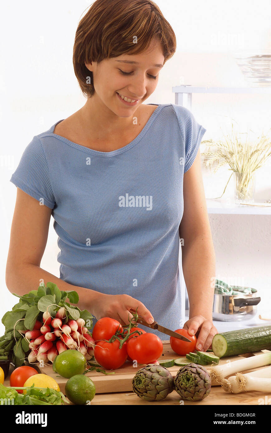 WOMAN IN KITCHEN Stock Photo - Alamy