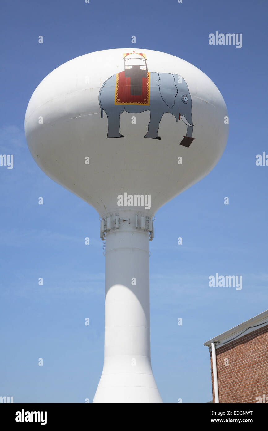 Water tower with image of Lucy the Elephant painted on it.. Margate ...