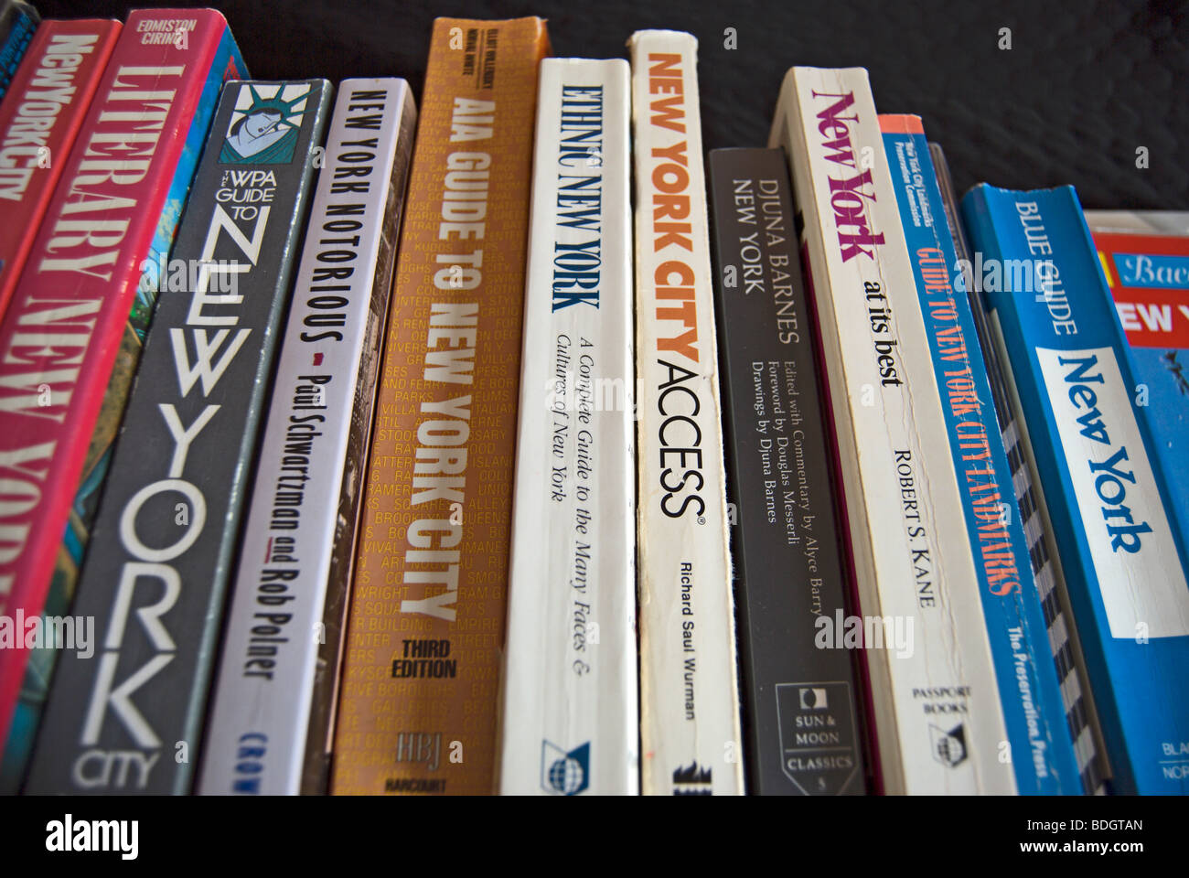City guide books hi-res stock photography and images - Alamy