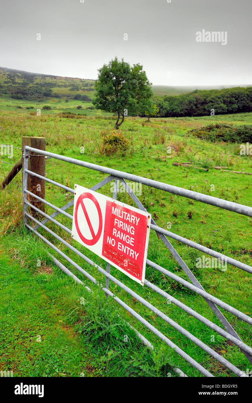 Military firing range warning sign hi-res stock photography and images ...
