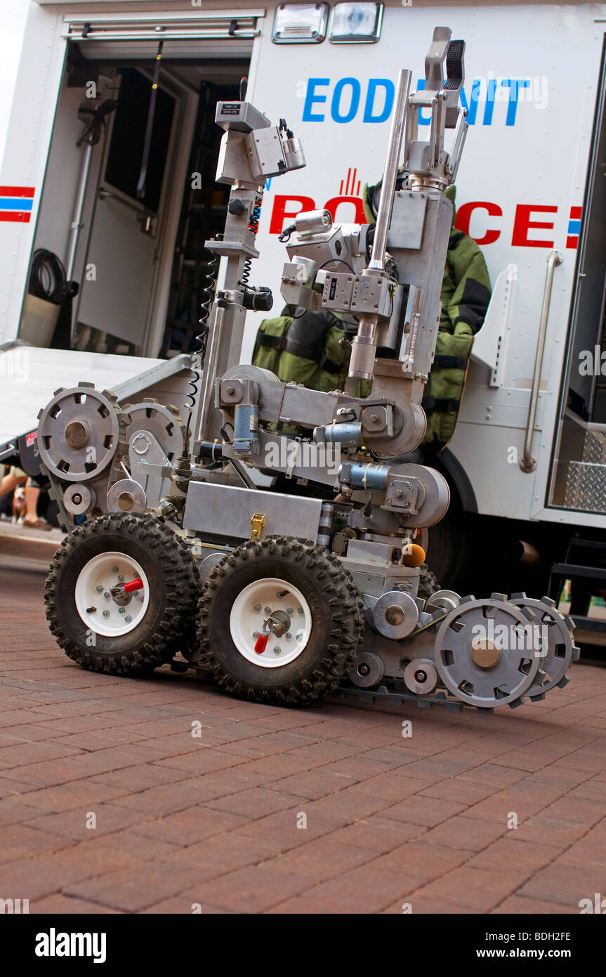 Bomb package hi-res stock photography and images - Alamy