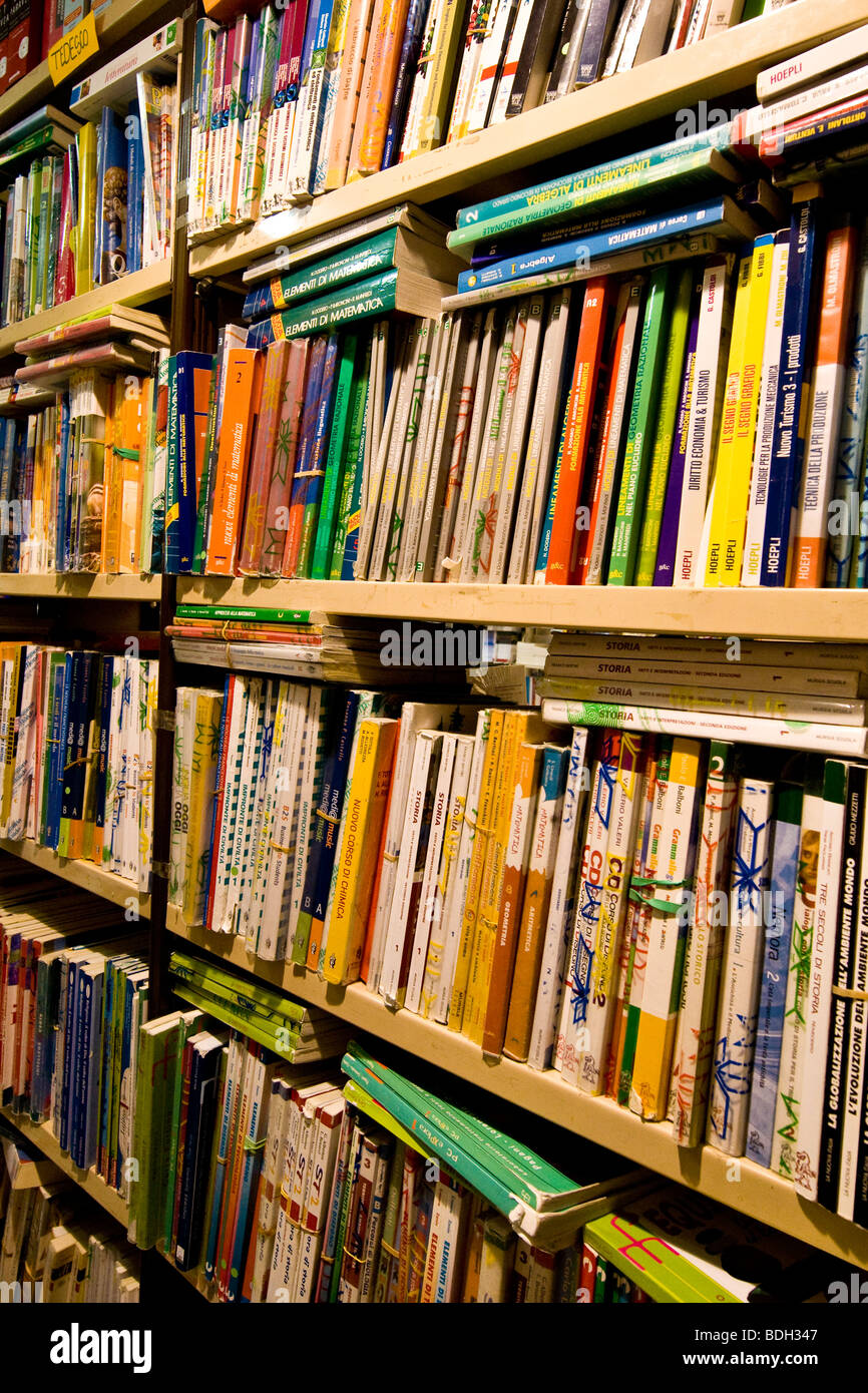 Buy used books hi-res stock photography and images - Alamy