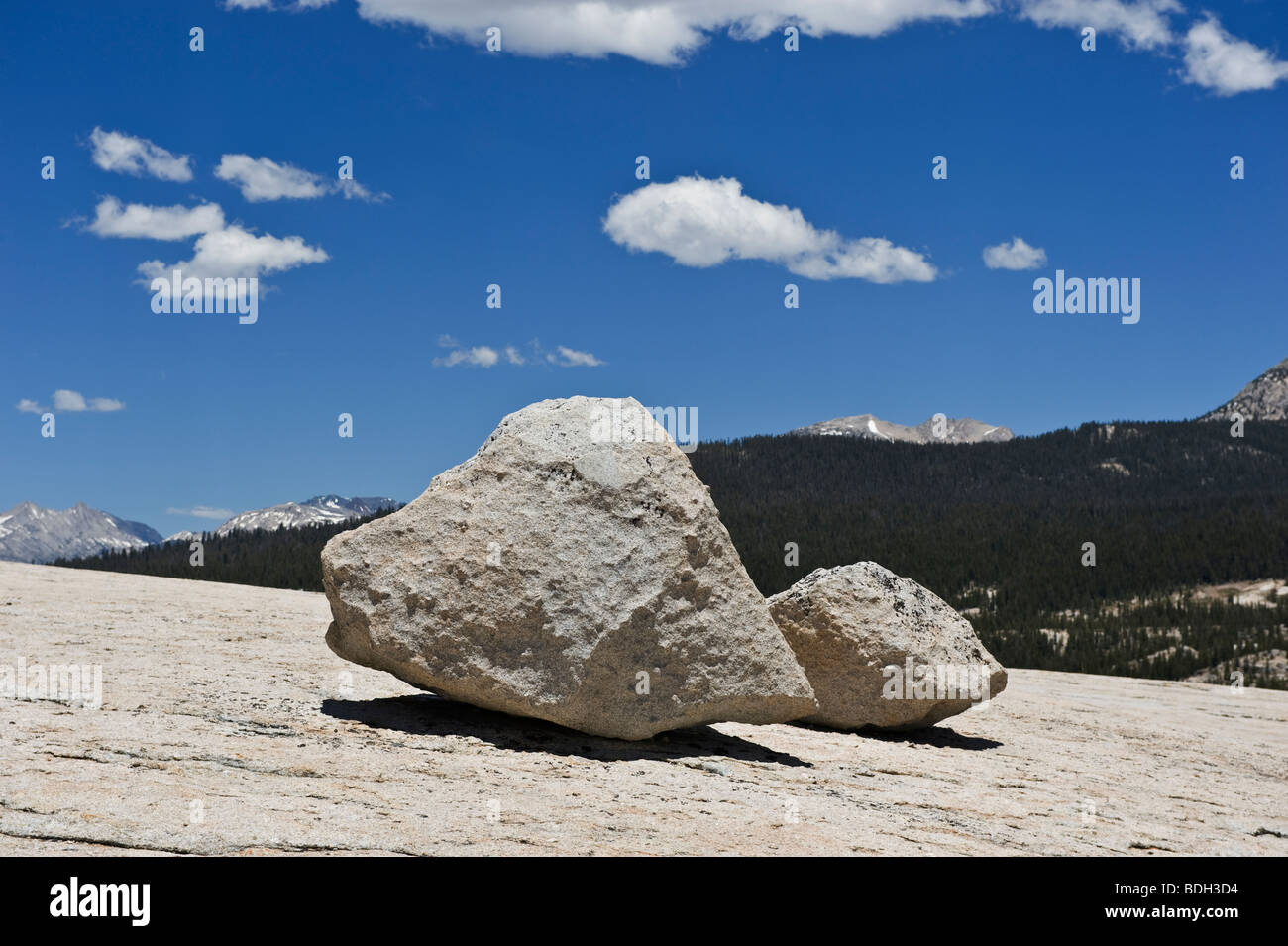 Yosemite national park, California - Glacial erratic boulders on top ...