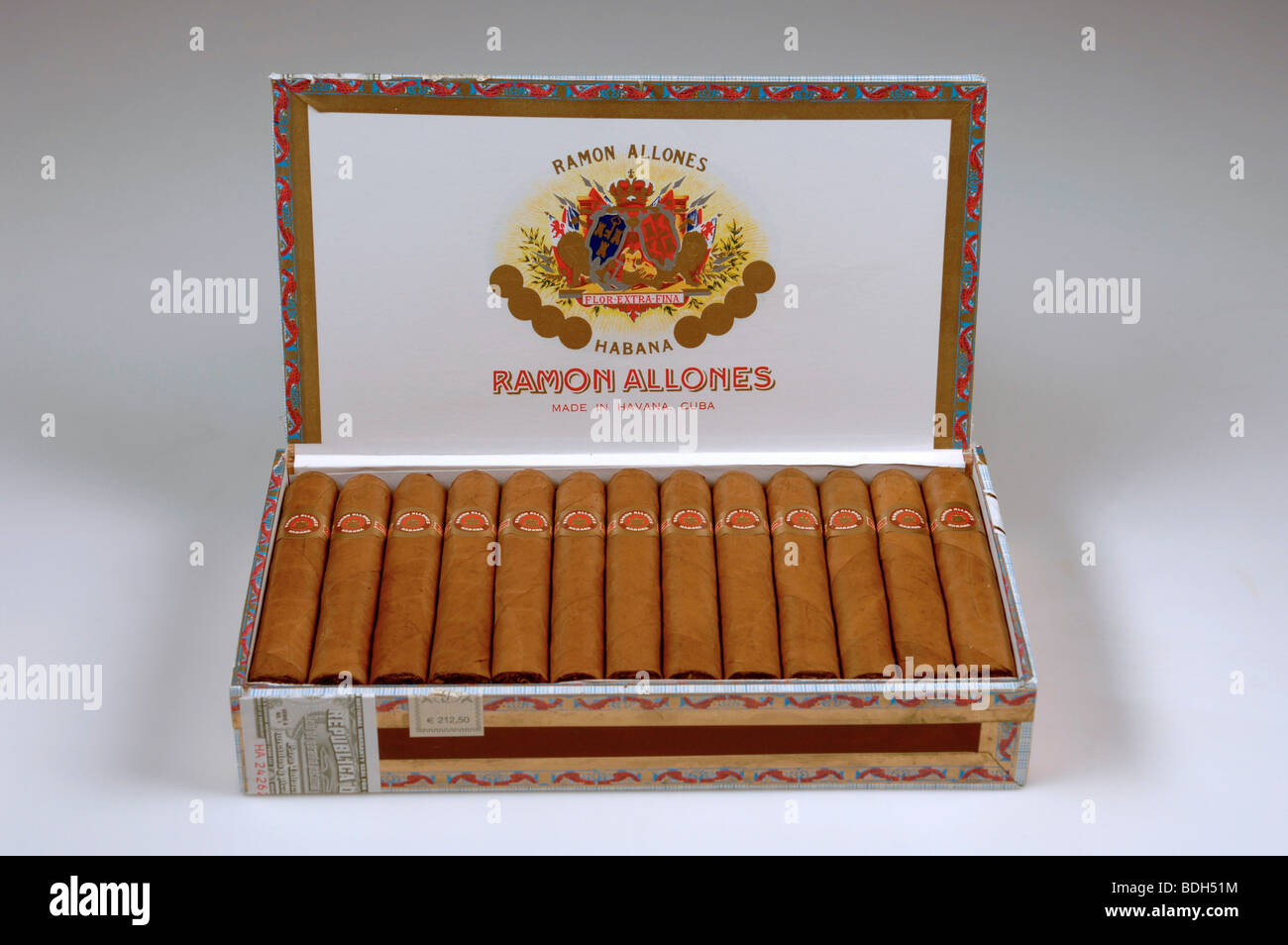 Tobacco for cigars Cut Out Stock Images & Pictures - Alamy