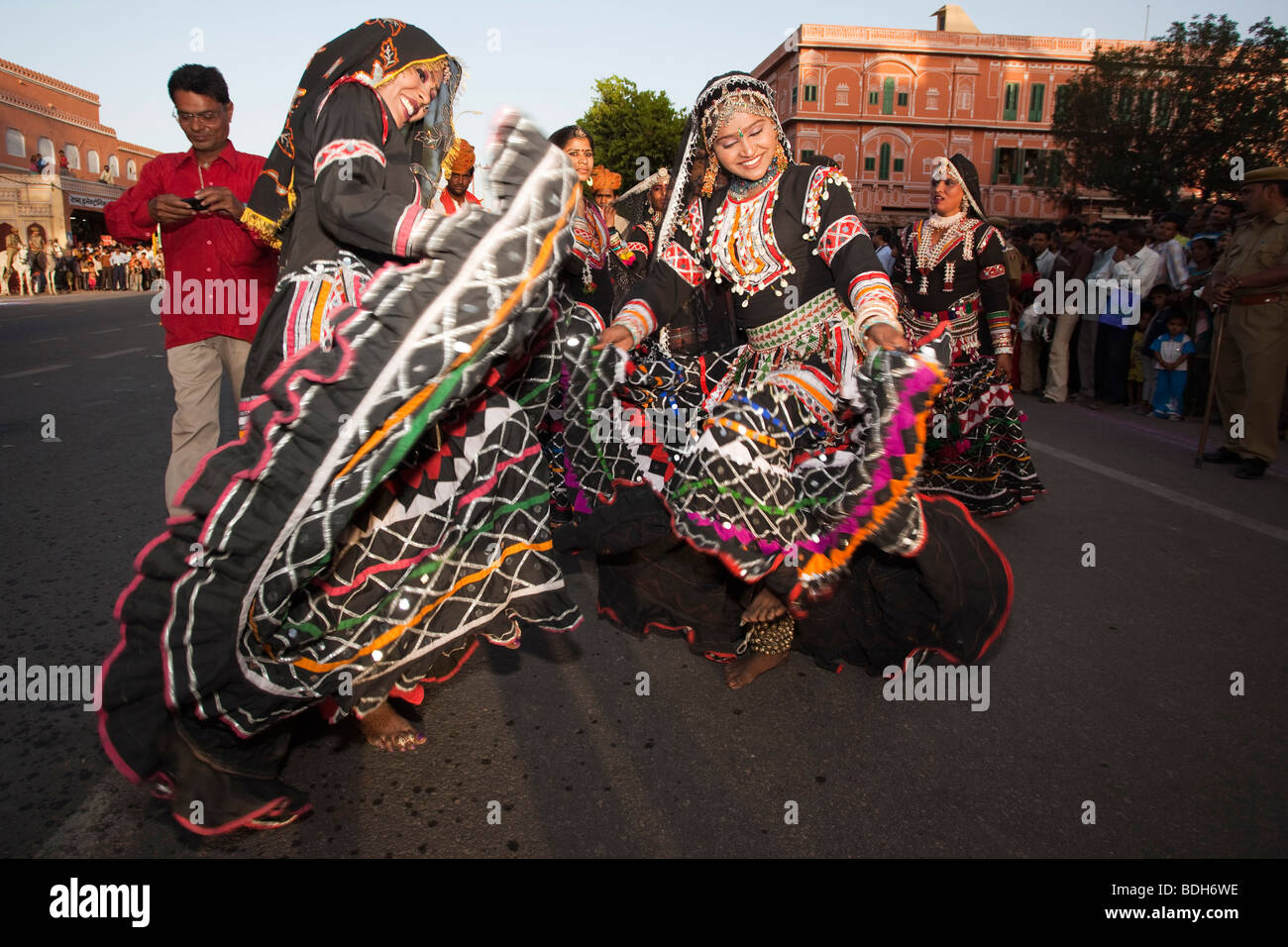 Jaipur, Rajasthan,India - March 29 : people and elephants of the city ...