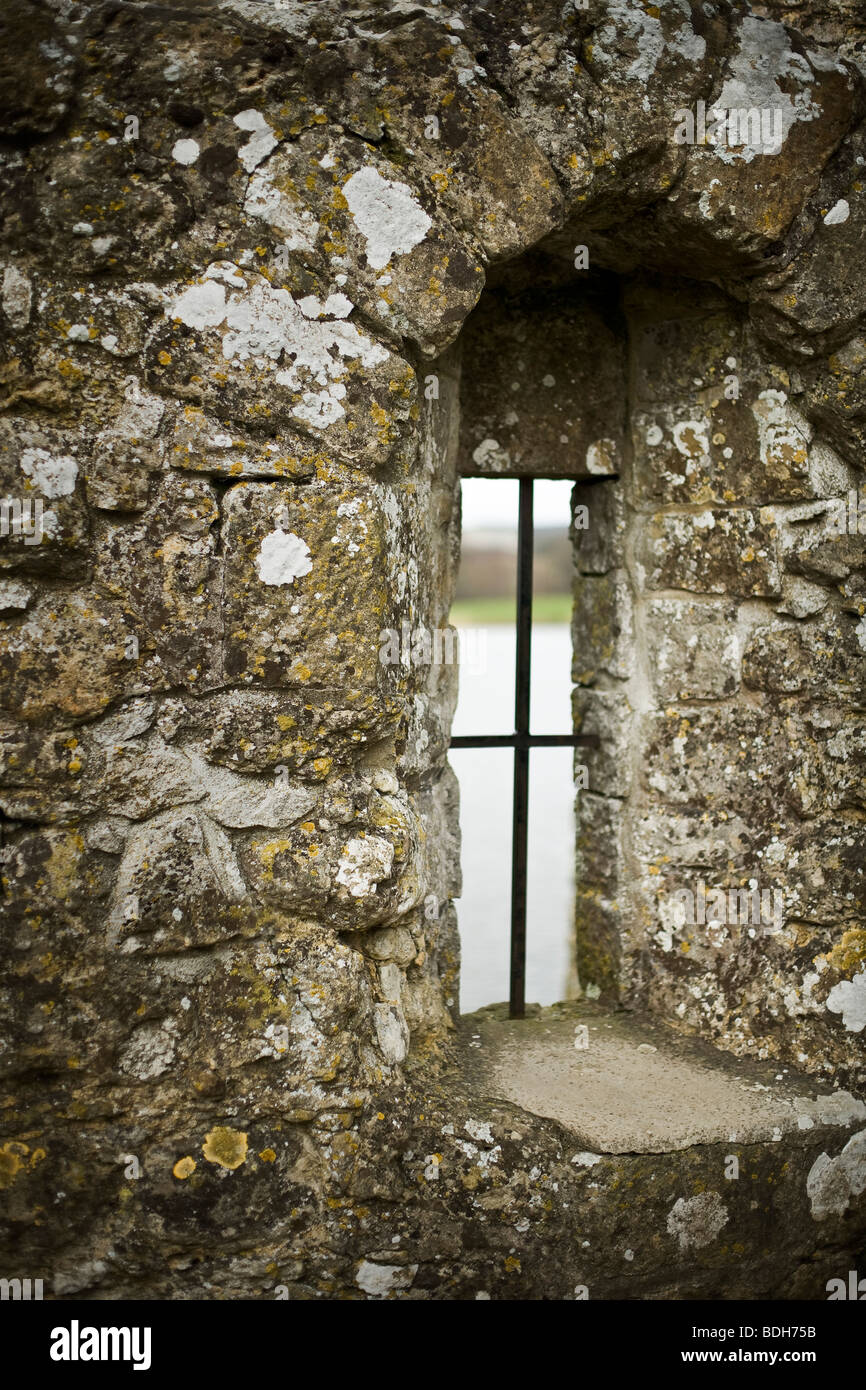Castle window hi-res stock photography and images - Alamy