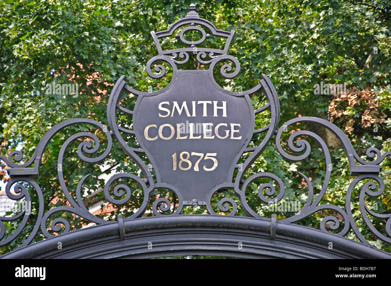 Smith college gate campus hi-res stock photography and images - Alamy