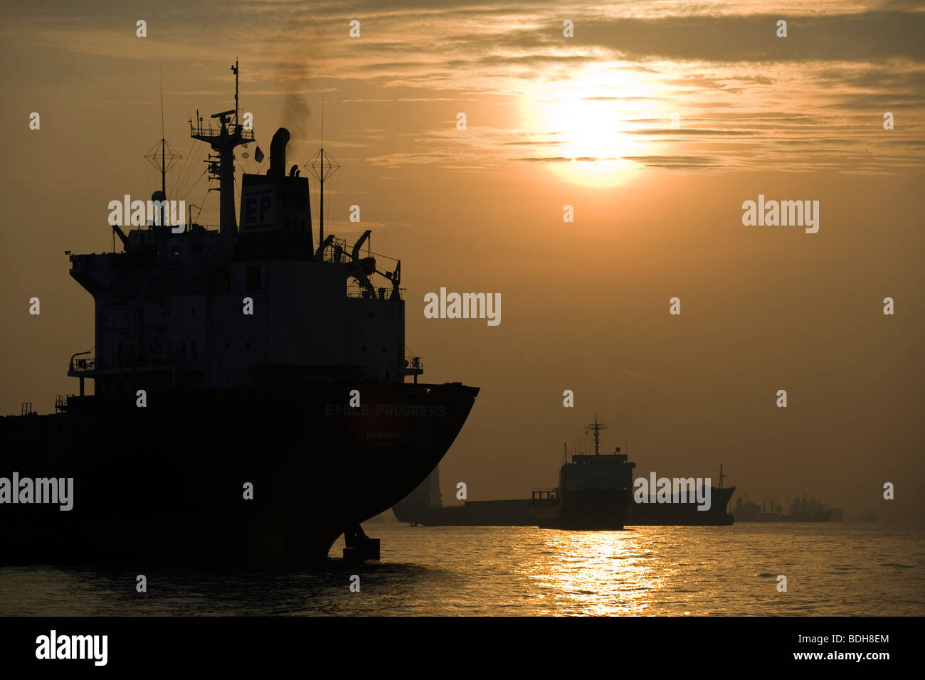 Cargo container ship off coast hi-res stock photography and images - Alamy