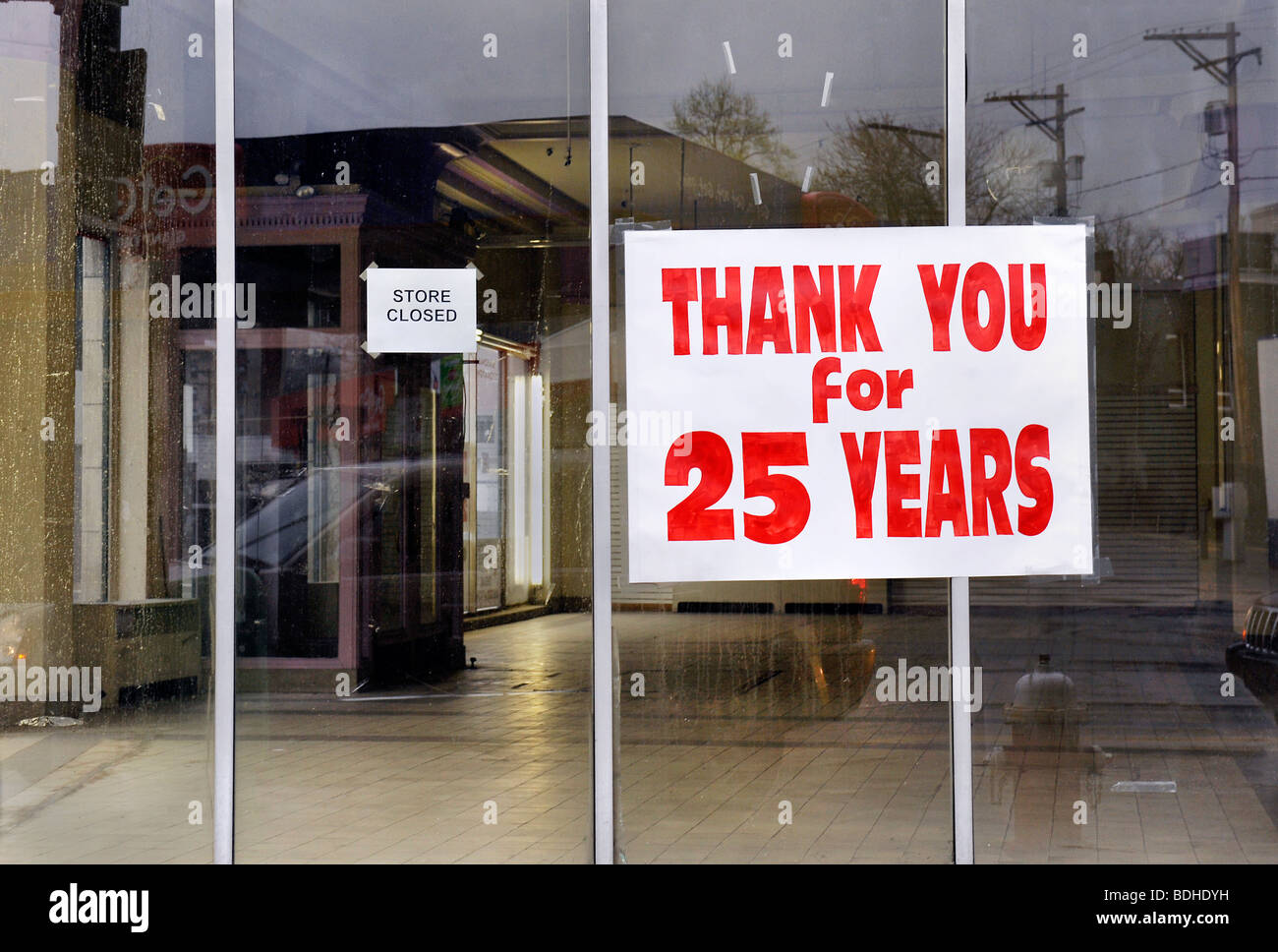Closed showroom hi-res stock photography and images - Alamy