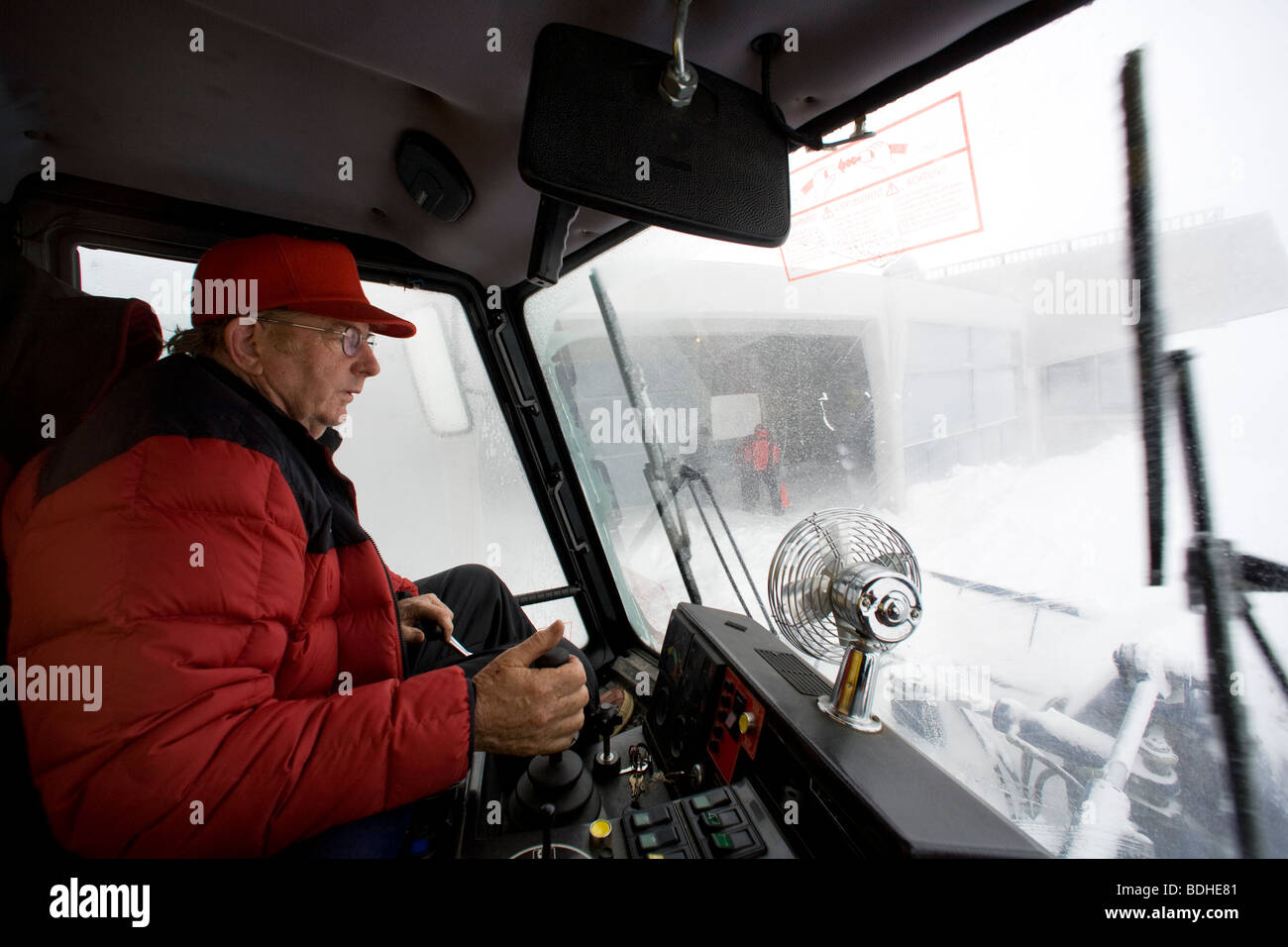 A snow cat climbs the road to the summit of Mt. Washington in the White ...