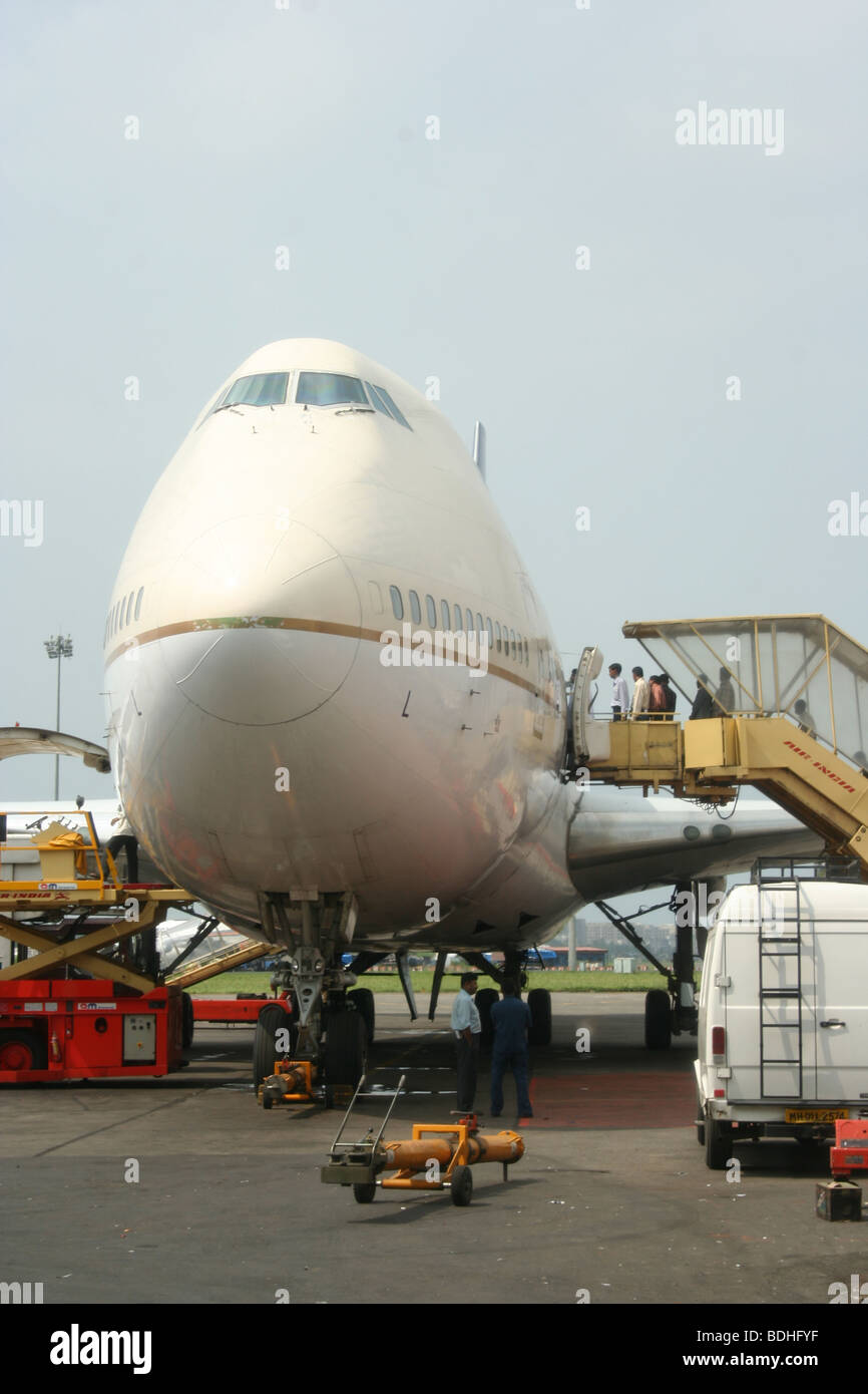 passengers boarding saudia airlines jumbo jet Stock Photo - Alamy