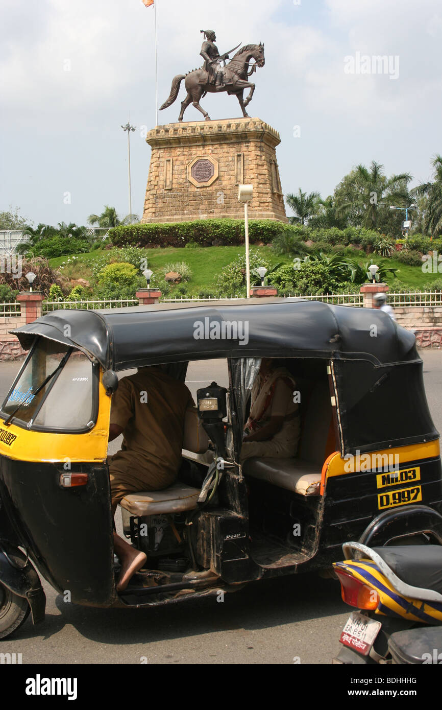 MUMBAI INDIA BOMBAY MUMBAI AIRPORT statue Stock Photo - Alamy MUMBAI INDIA BOMBAY MUMBAI AIRPORT statue Stock Photo - Alamy
