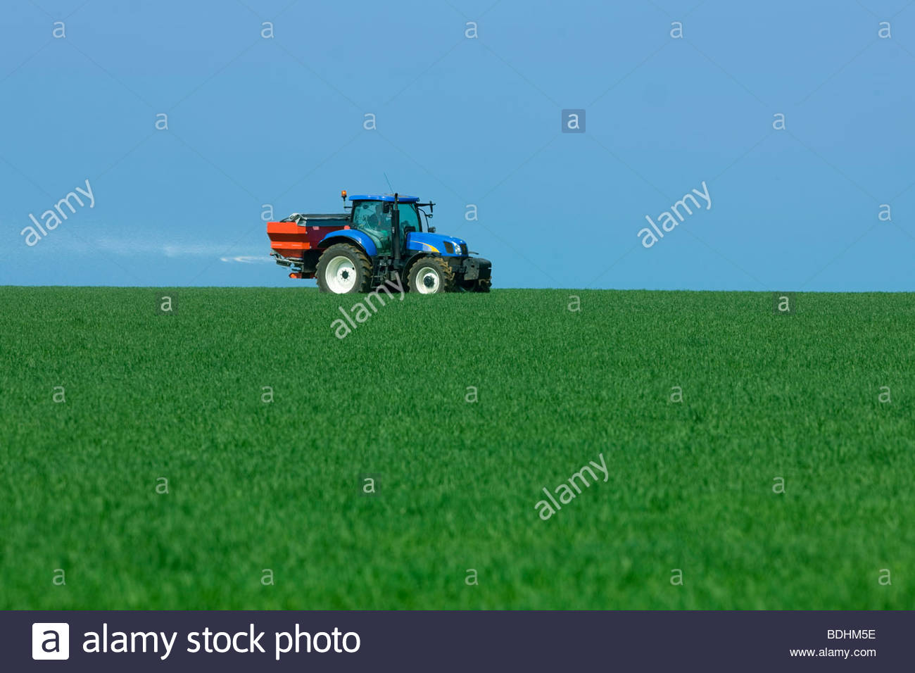Tractor Fertilizer Spreader Stock Photos & Tractor Fertilizer Spreader ...