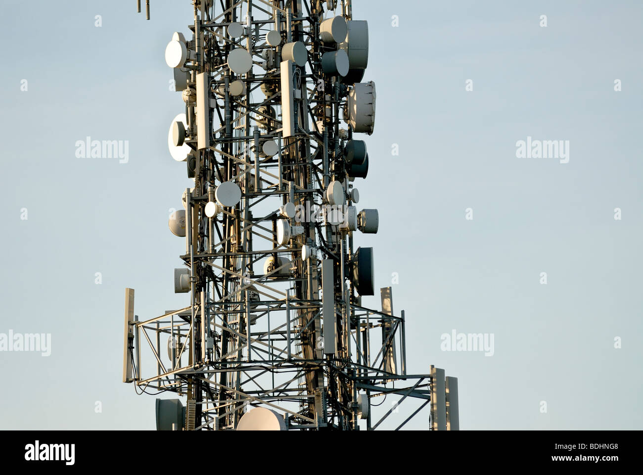 Satellite mast hi-res stock photography and images - Alamy
