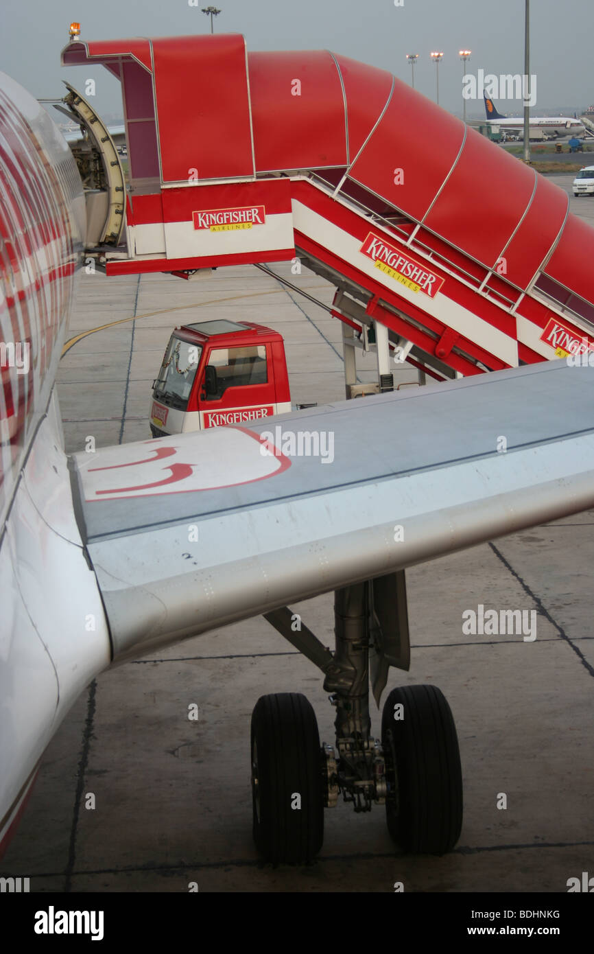 Kingfisher plane hi-res stock photography and images - Alamy
