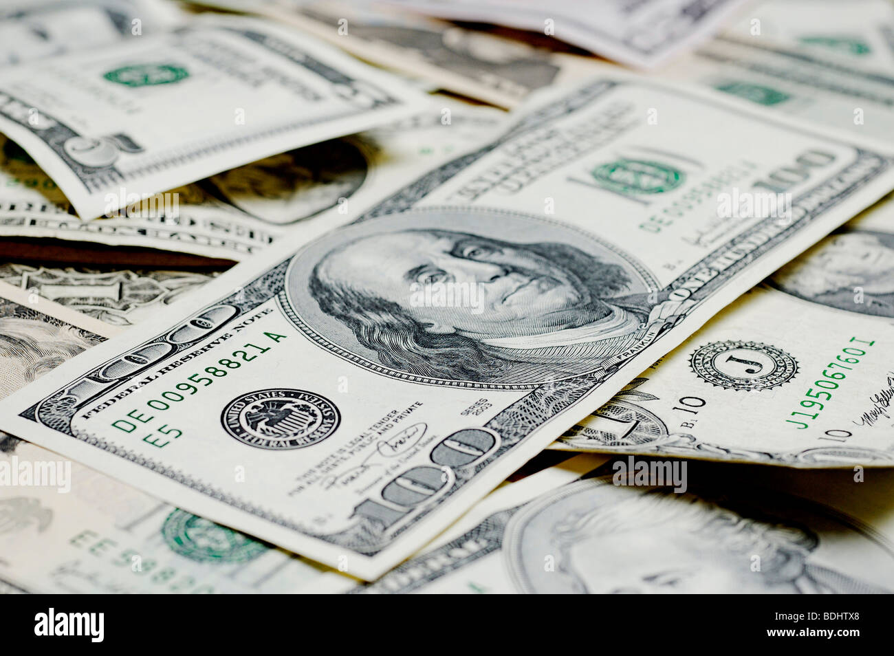 American us money bills hi-res stock photography and images - Alamy