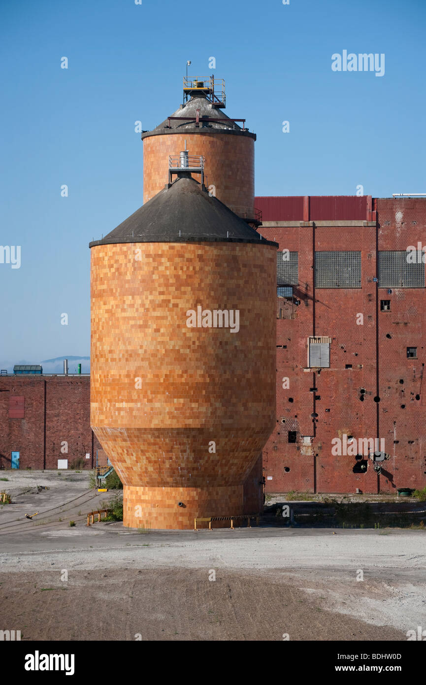 The old Georgia Pacific mill lies dormant and ready to be demolished on ...