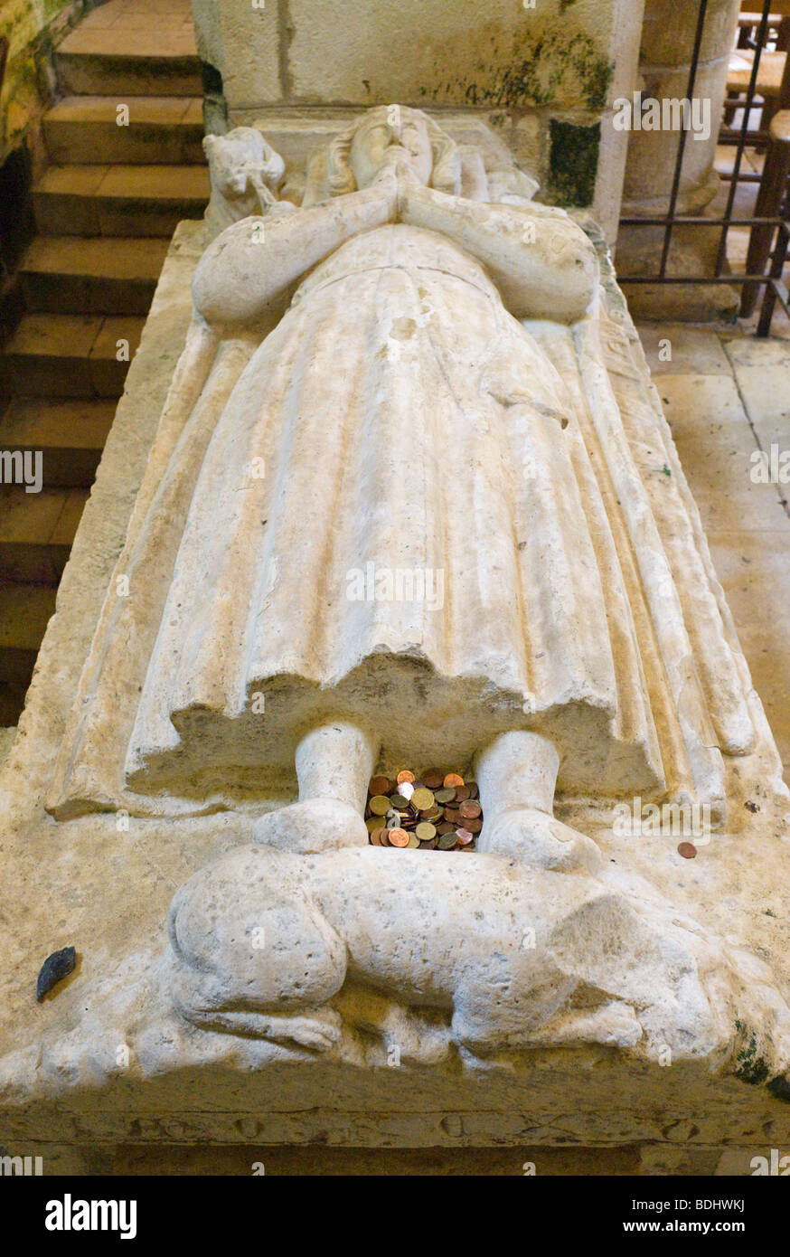 Roman dog tomb hi-res stock photography and images - Alamy