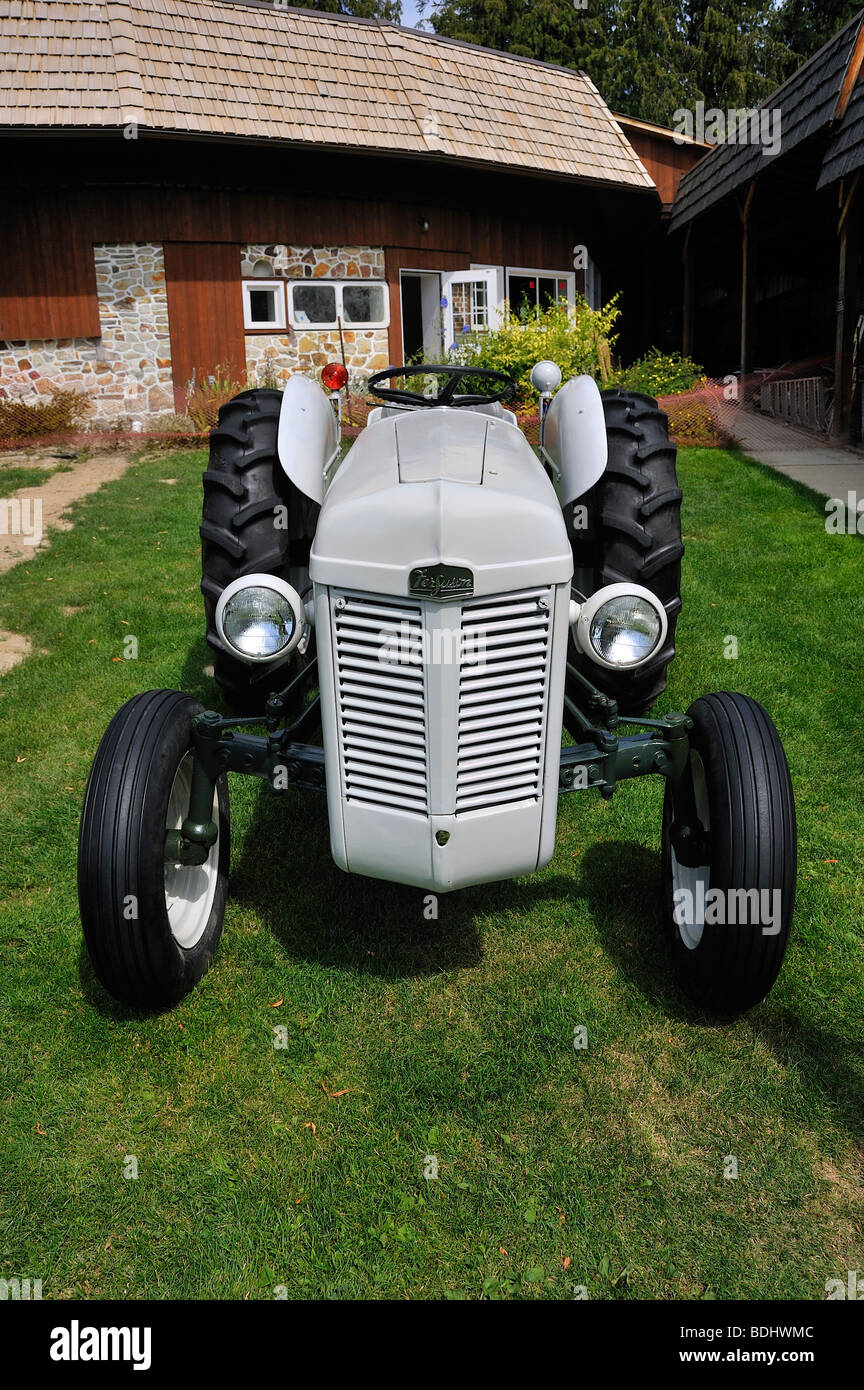 Antique Farm Tractor Stock Photo - Alamy