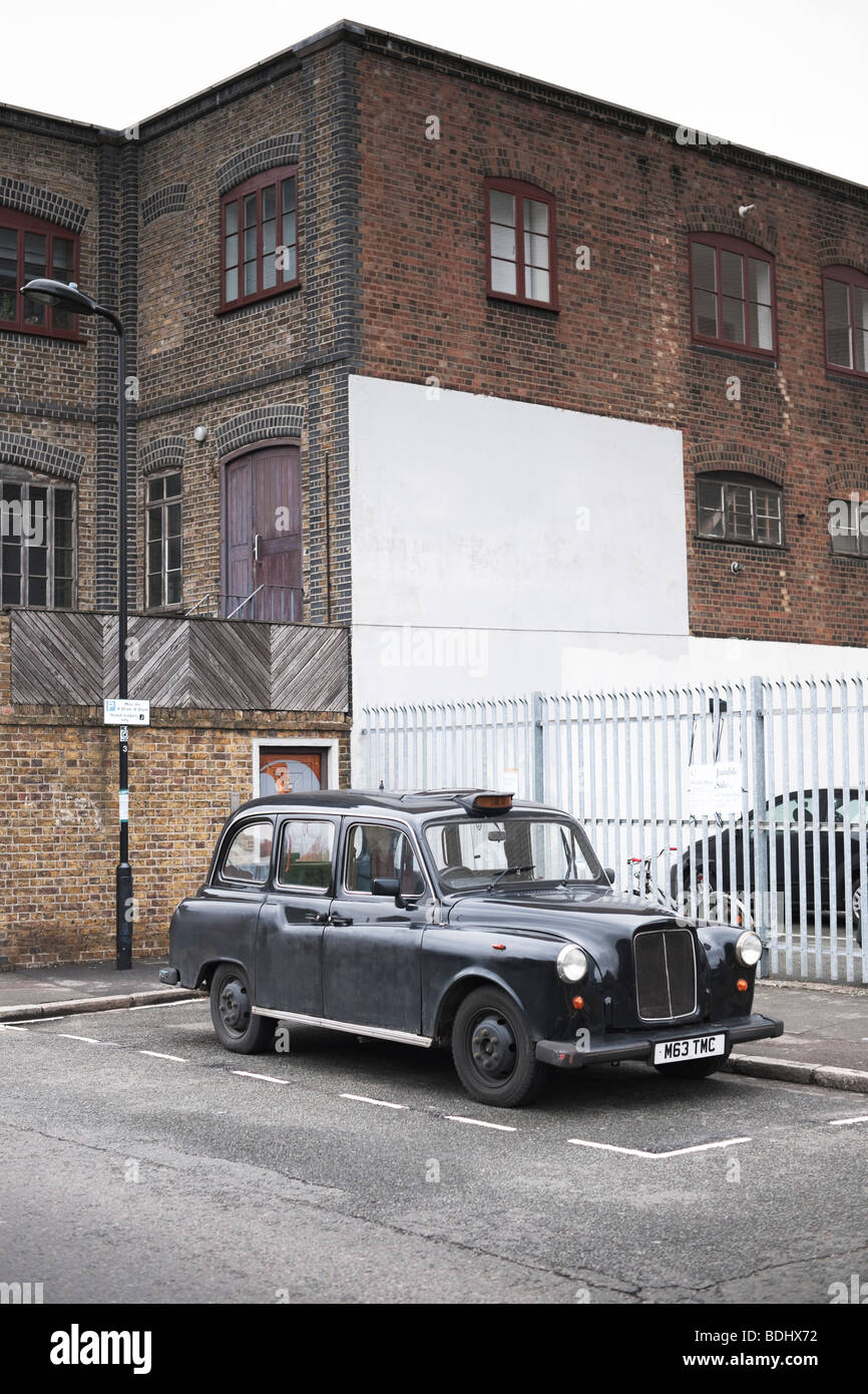 Hackney carriage cab hi-res stock photography and images - Alamy