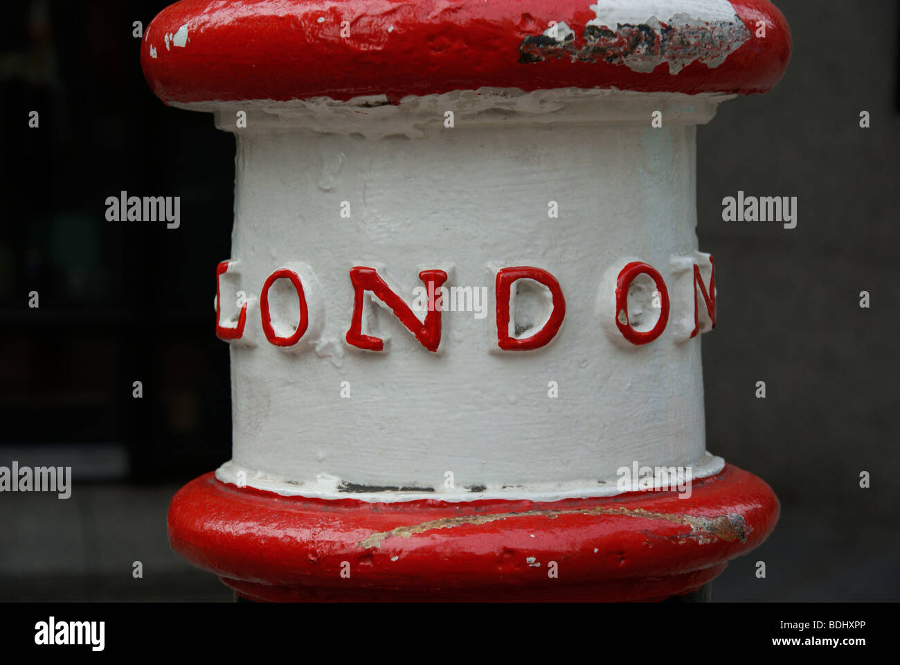 City of london bollard hi-res stock photography and images - Alamy