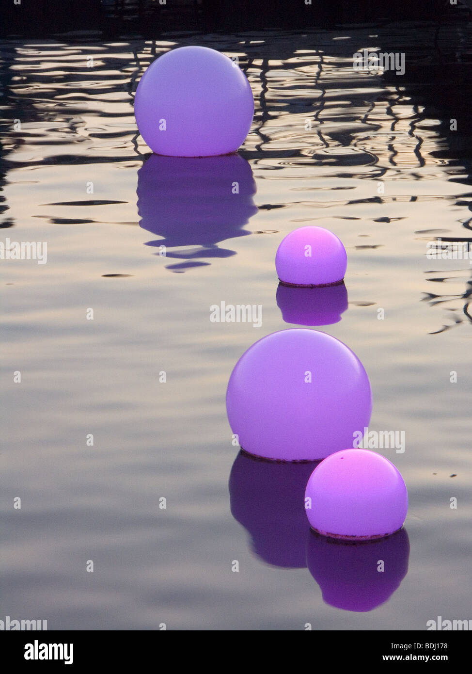 Floating balls hi-res stock photography and images - Alamy
