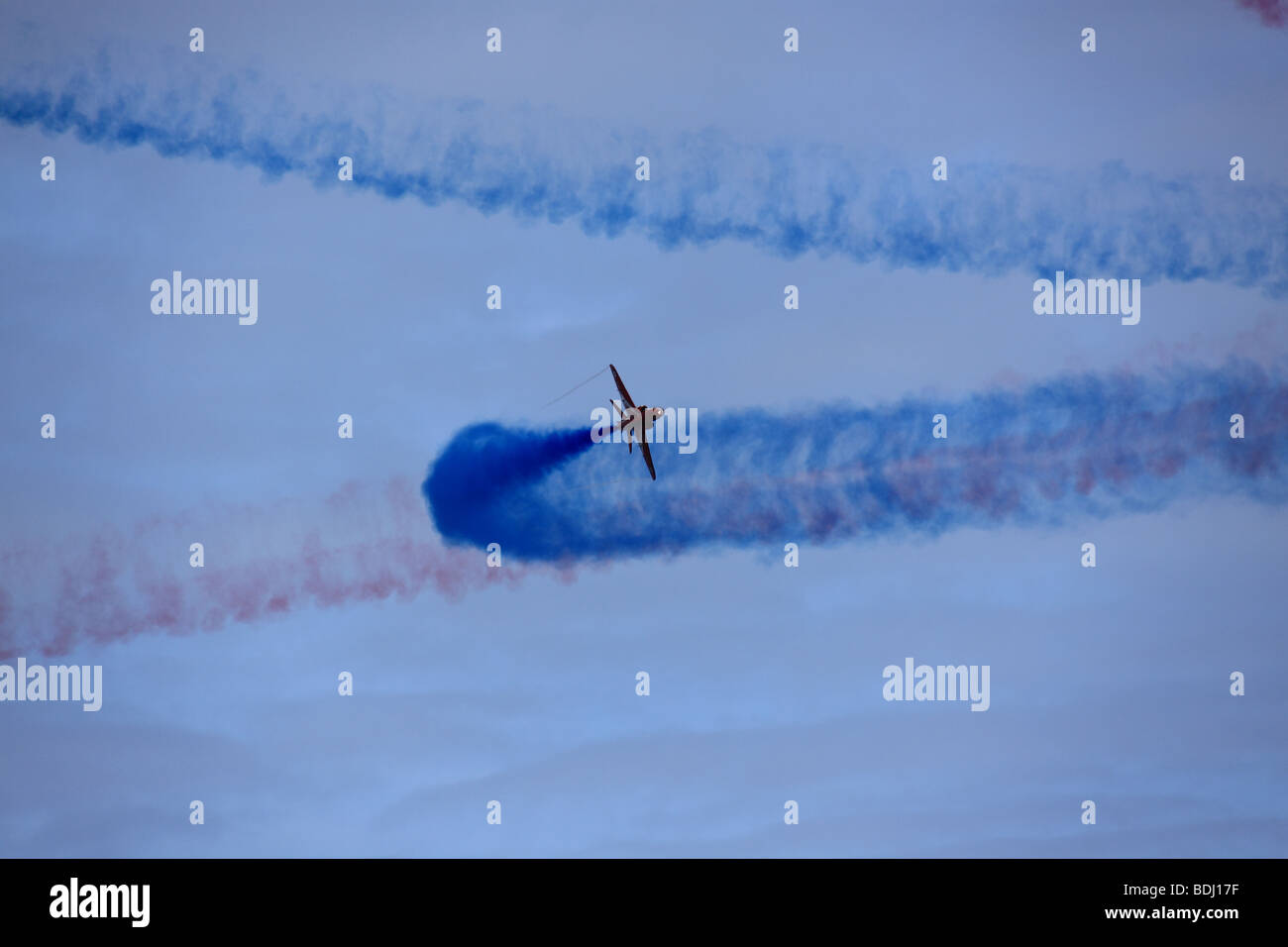 Arrow trail hi-res stock photography and images - Alamy